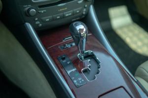 Melns Lexus IS 2007 Rīga, ar dzinēja tilpumu 2.50 L un nobraukumu 207 tūkst. km par 4200 €, foto 18 vietnē AUTOMOTO.COM.LV