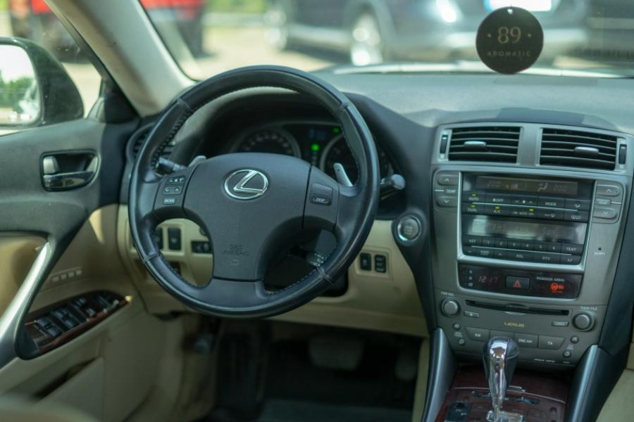 Melns Lexus IS 2007 Rīga, ar dzinēja tilpumu 2.50 L un nobraukumu 207 tūkst. km par 4200 €, foto 24 vietnē AUTOMOTO.COM.LV