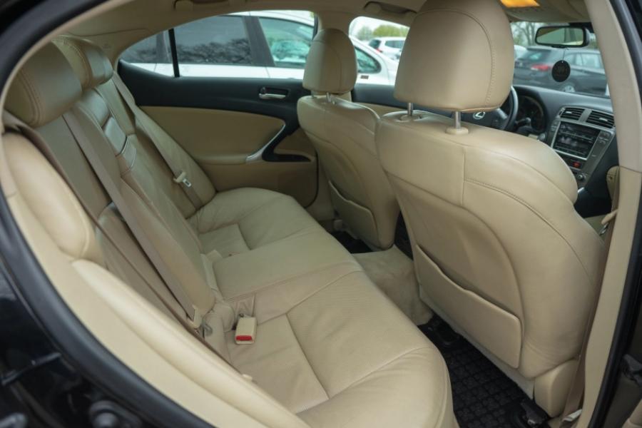 Melns Lexus IS 2007 Rīga, ar dzinēja tilpumu 2.50 L un nobraukumu 207 tūkst. km par 4200 €, foto 25 vietnē AUTOMOTO.COM.LV