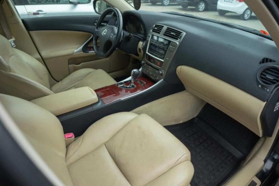 Melns Lexus IS 2007 Rīga, ar dzinēja tilpumu 2.50 L un nobraukumu 207 tūkst. km par 4200 €, foto 27 vietnē AUTOMOTO.COM.LV