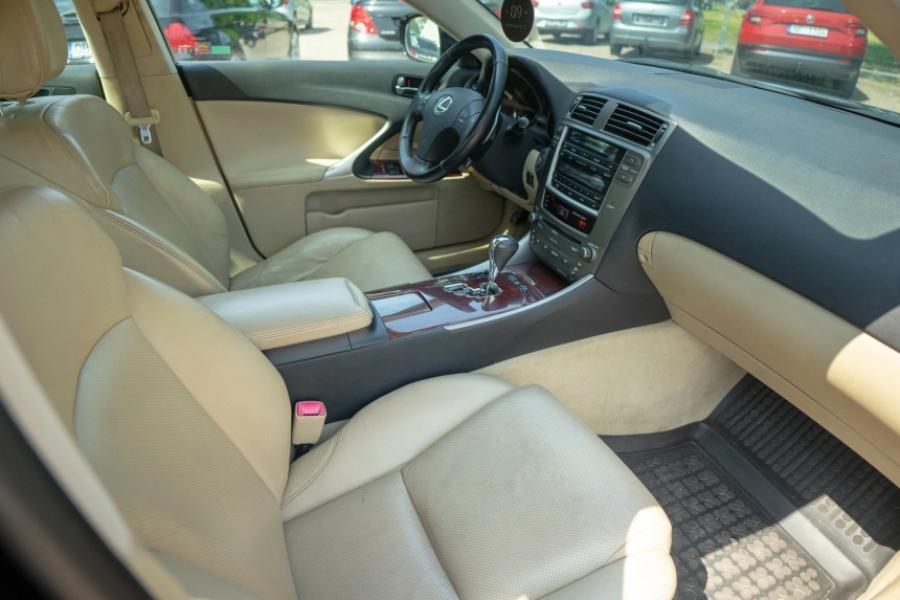 Melns Lexus IS 2007 Rīga, ar dzinēja tilpumu 2.50 L un nobraukumu 207 tūkst. km par 4200 €, foto 28 vietnē AUTOMOTO.COM.LV