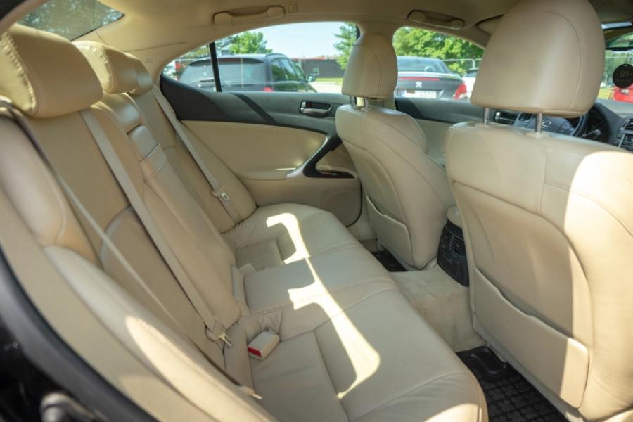 Melns Lexus IS 2007 Rīga, ar dzinēja tilpumu 2.50 L un nobraukumu 207 tūkst. km par 4200 €, foto 30 vietnē AUTOMOTO.COM.LV