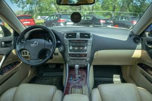 Melns Lexus IS 2007 Rīga, ar dzinēja tilpumu 2.50 L un nobraukumu 207 tūkst. km par 4200 €, foto 39 vietnē AUTOMOTO.COM.LV