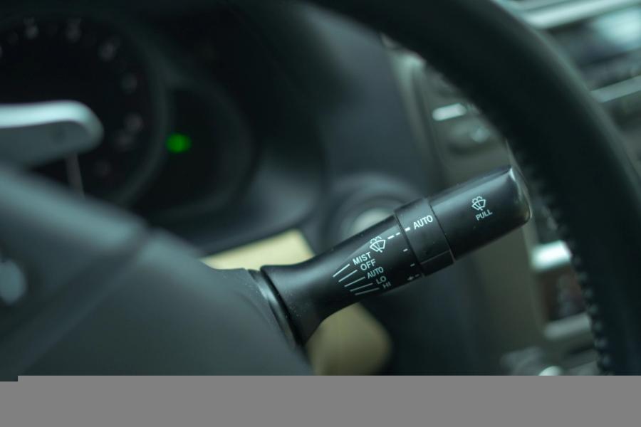 Melns Lexus IS 2007 Rīga, ar dzinēja tilpumu 2.50 L un nobraukumu 207 tūkst. km par 4200 €, foto 46 vietnē AUTOMOTO.COM.LV