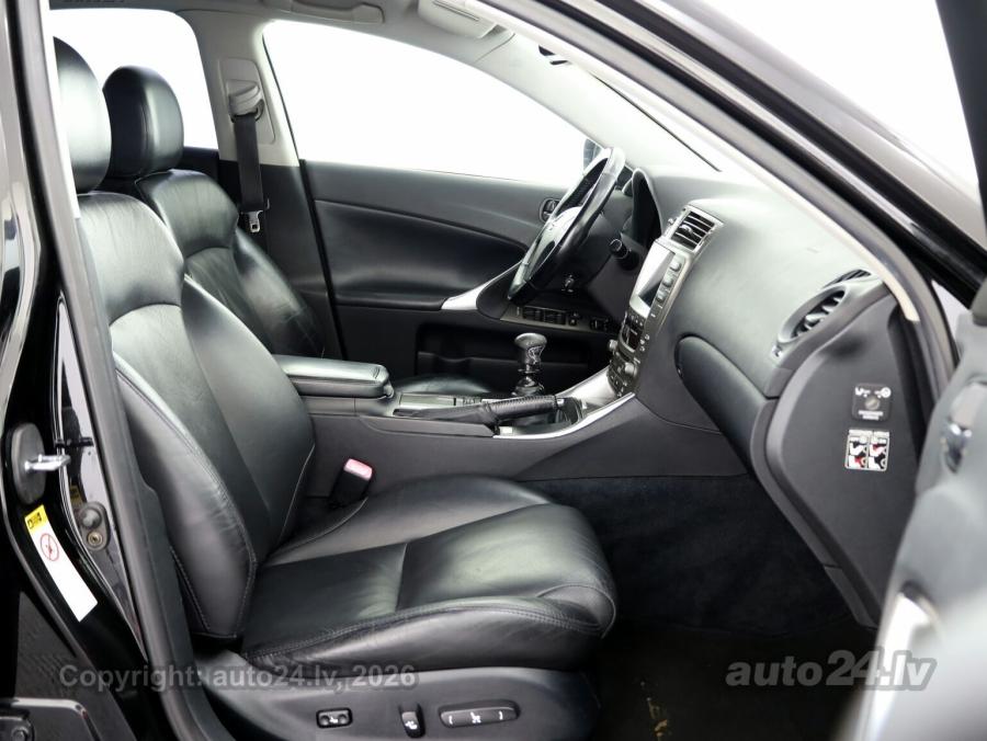 Melns Lexus IS 2007 Tallina, ar dzinēja tilpumu 2.20 L un nobraukumu 252 tūkst. km par 2499 €, foto 7 vietnē AUTOMOTO.COM.LV