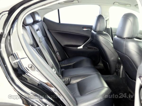 Melns Lexus IS 2007 Tallina, ar dzinēja tilpumu 2.20 L un nobraukumu 252 tūkst. km par 2499 €, foto 7 vietnē AUTOMOTO.COM.LV
