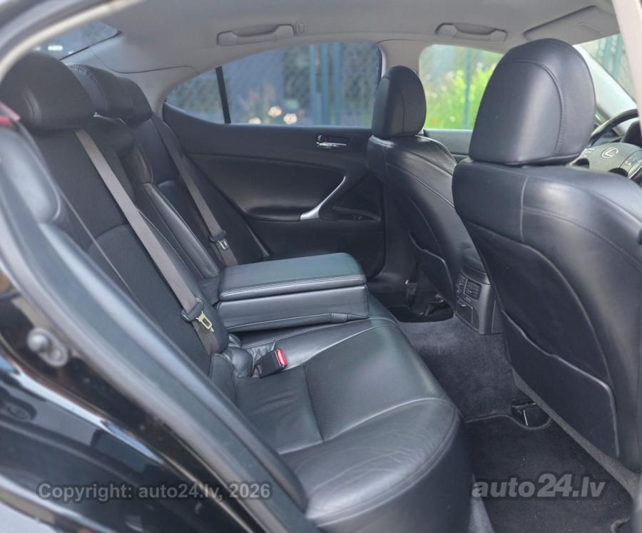 Melns Lexus IS 2007 Tallina, ar dzinēja tilpumu 2.20 L un nobraukumu 251 tūkst. km par 3599 €, foto 10 vietnē AUTOMOTO.COM.LV