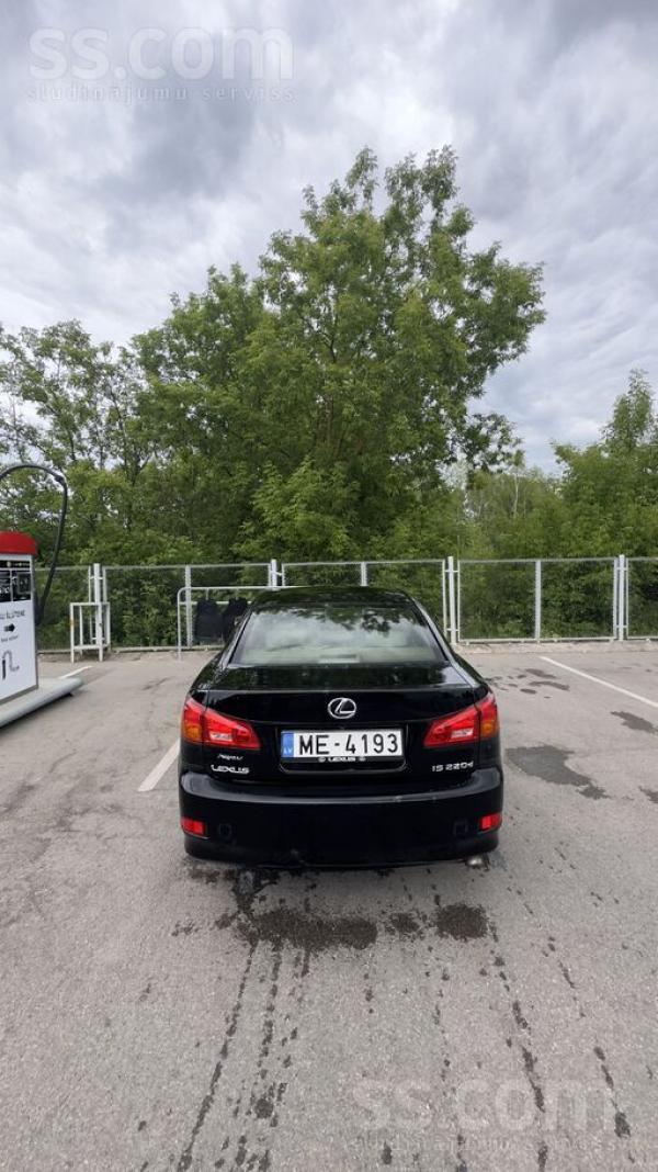 Melns Lexus IS 2007 Daugavpils, ar dzinēja tilpumu 2.20 L un nobraukumu 316 tūkst. km par 2100 €, foto 3 vietnē AUTOMOTO.COM.LV