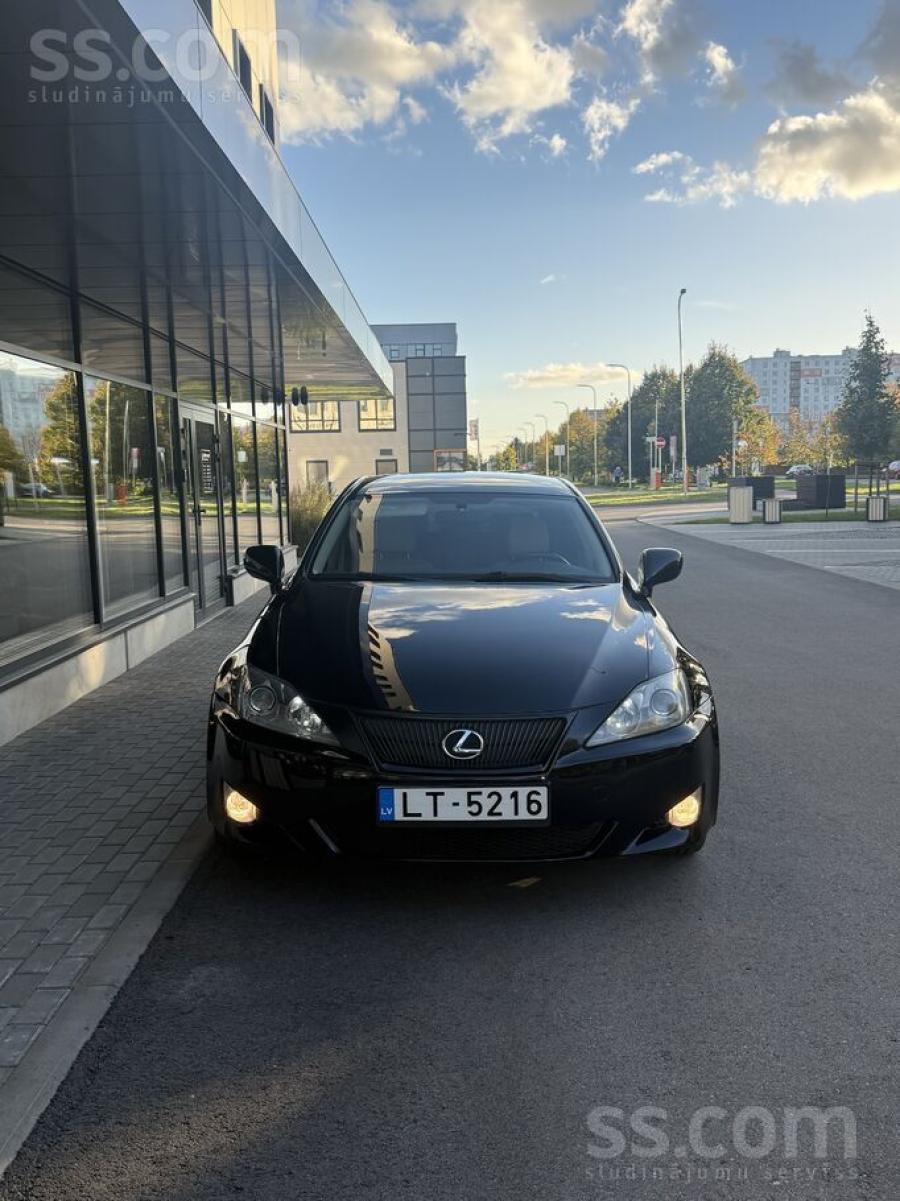 Black Lexus IS 2007 in Riga, with an engine capacity of 2.50 L and mileage of 245 thousand km for 4150 €, photo 1 on AUTOMOTO.COM.LV