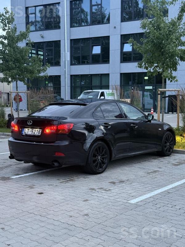 Black Lexus IS 2007 in Riga, with an engine capacity of 2.50 L and mileage of 245 thousand km for 4150 €, photo 6 on AUTOMOTO.COM.LV