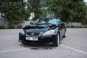 Black Lexus IS 2007 in Riga, with an engine capacity of 2.50 L and mileage of 267 thousand km for 3600 €, photo 3 on AUTOMOTO.COM.LV