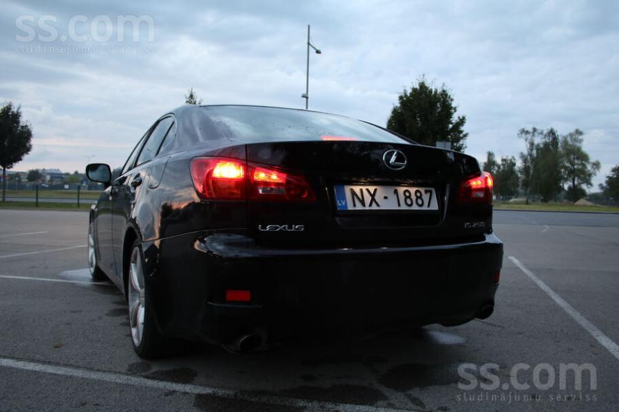 Black Lexus IS 2007 in Riga, with an engine capacity of 2.50 L and mileage of 267 thousand km for 3600 €, photo 7 on AUTOMOTO.COM.LV