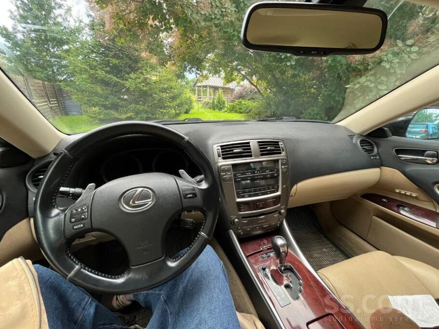 Black Lexus IS 2007 in Riga, with an engine capacity of 2.50 L and mileage of 267 thousand km for 3600 €, photo 10 on AUTOMOTO.COM.LV