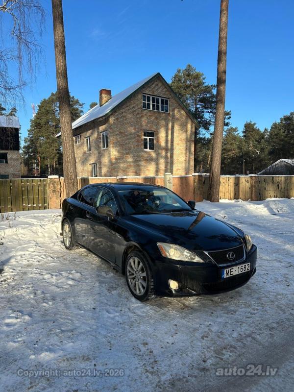 Black Lexus IS 2008 in Riga, with an engine capacity of 2.20 L and mileage of 293 thousand km for 4000 €, photo 2 on AUTOMOTO.COM.LV