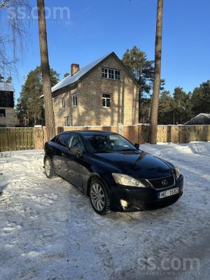 Black Lexus IS 2008 in Riga, with an engine capacity of 2.20 L and mileage of 293 thousand km for 4000 €, photo 2 on AUTOMOTO.COM.LV