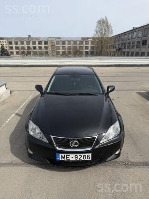 Melns Lexus IS 2008 Rīga, ar dzinēja tilpumu 2.20 L un nobraukumu 310 tūkst. km par 2650 €, foto  vietnē AUTOMOTO.COM.LV