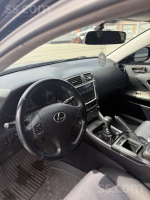 Melns Lexus IS 2008 Rīga, ar dzinēja tilpumu 2.20 L un nobraukumu 310 tūkst. km par 2650 €, foto 9 vietnē AUTOMOTO.COM.LV