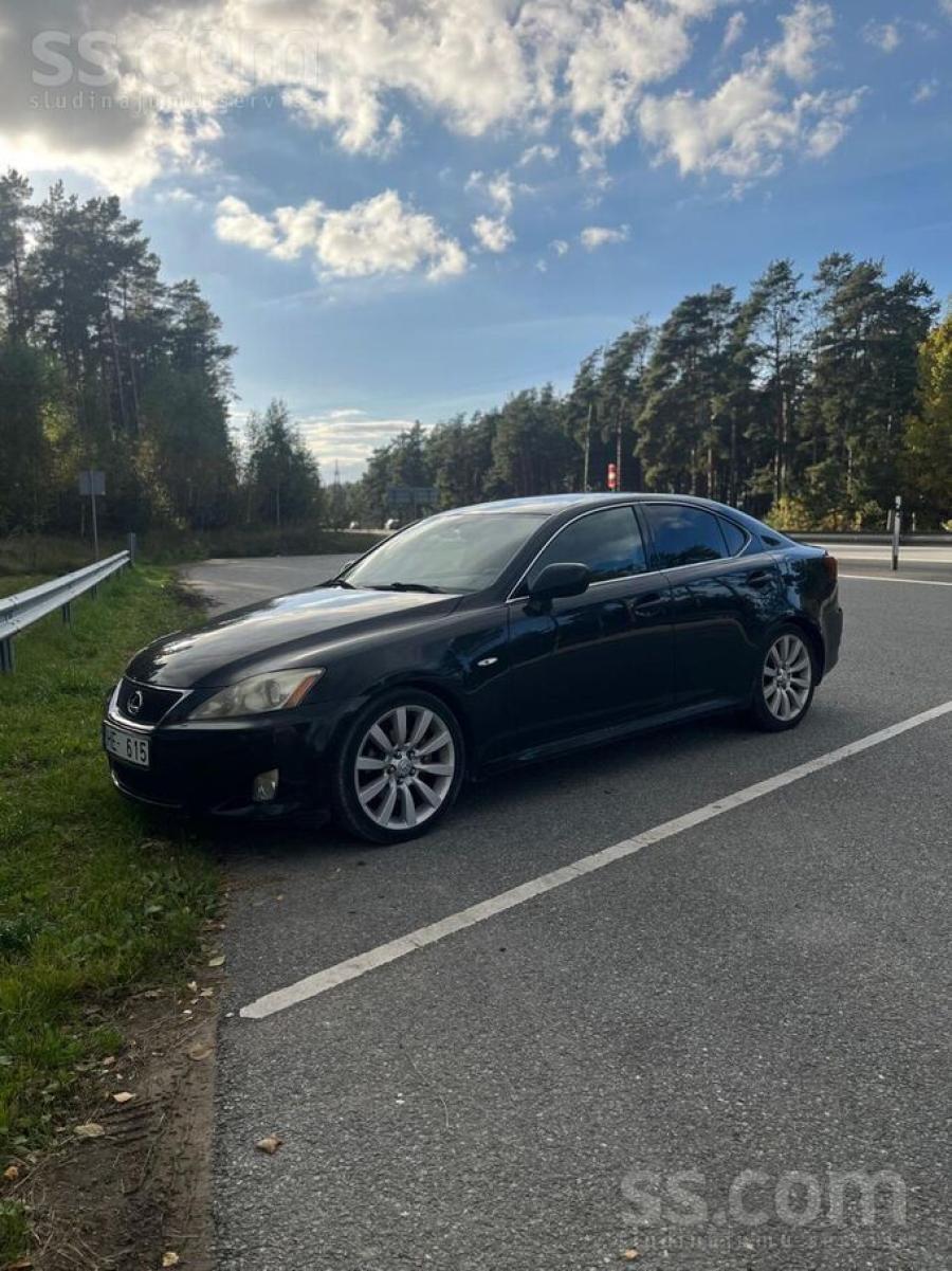 Black Lexus IS 2008 in Riga, with an engine capacity of 2.50 L and mileage of 266 thousand km for 5500 €, photo 5 on AUTOMOTO.COM.LV
