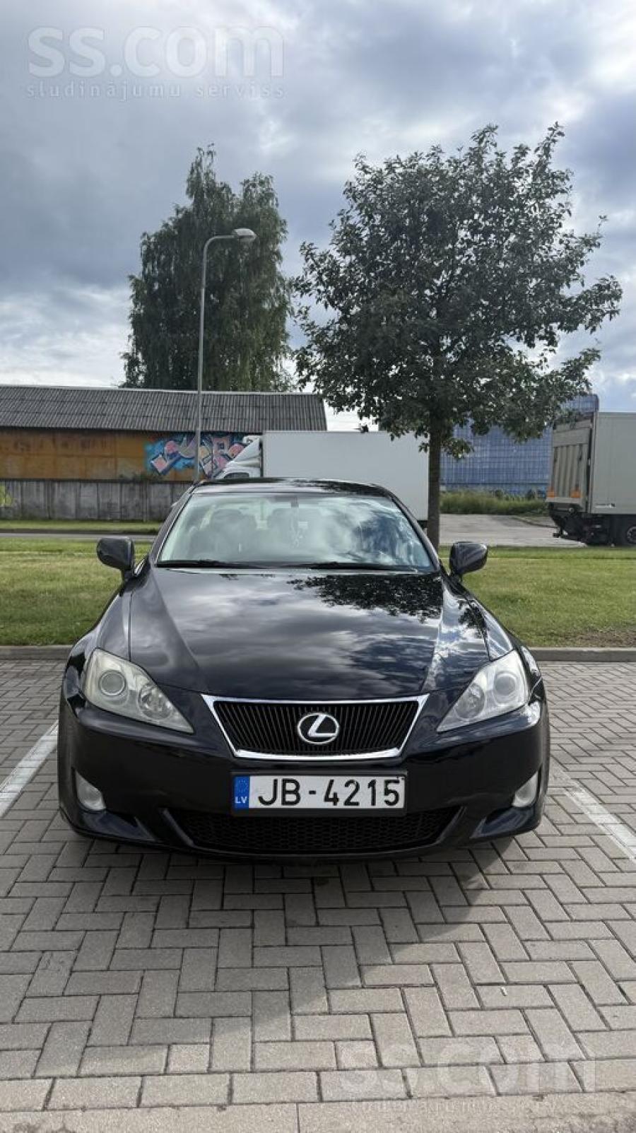 Black Lexus IS 2008 in Riga, with an engine capacity of 2.20 L and mileage of 312 thousand km for 3500 €, photo 11 on AUTOMOTO.COM.LV