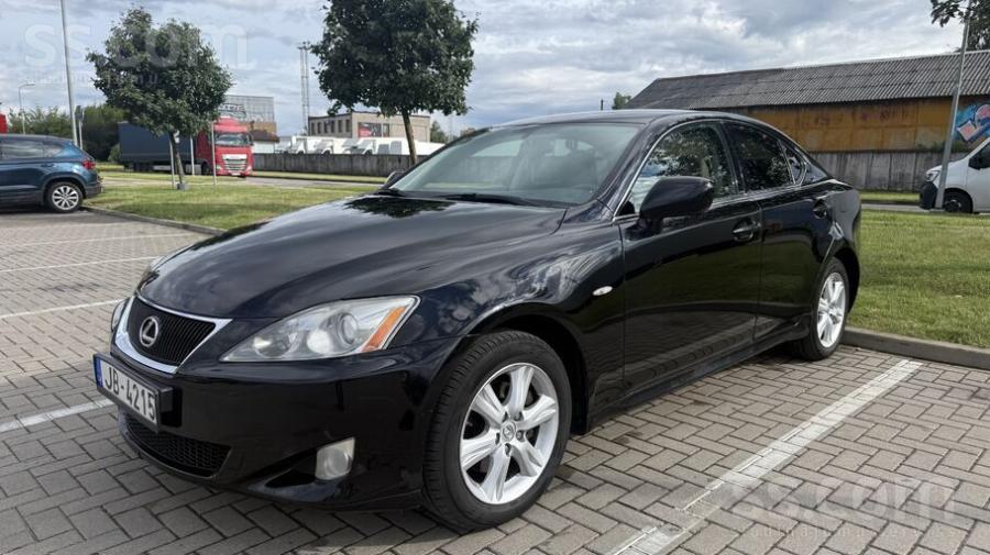 Black Lexus IS 2008 in Riga, with an engine capacity of 2.20 L and mileage of 312 thousand km for 3500 €, photo 12 on AUTOMOTO.COM.LV