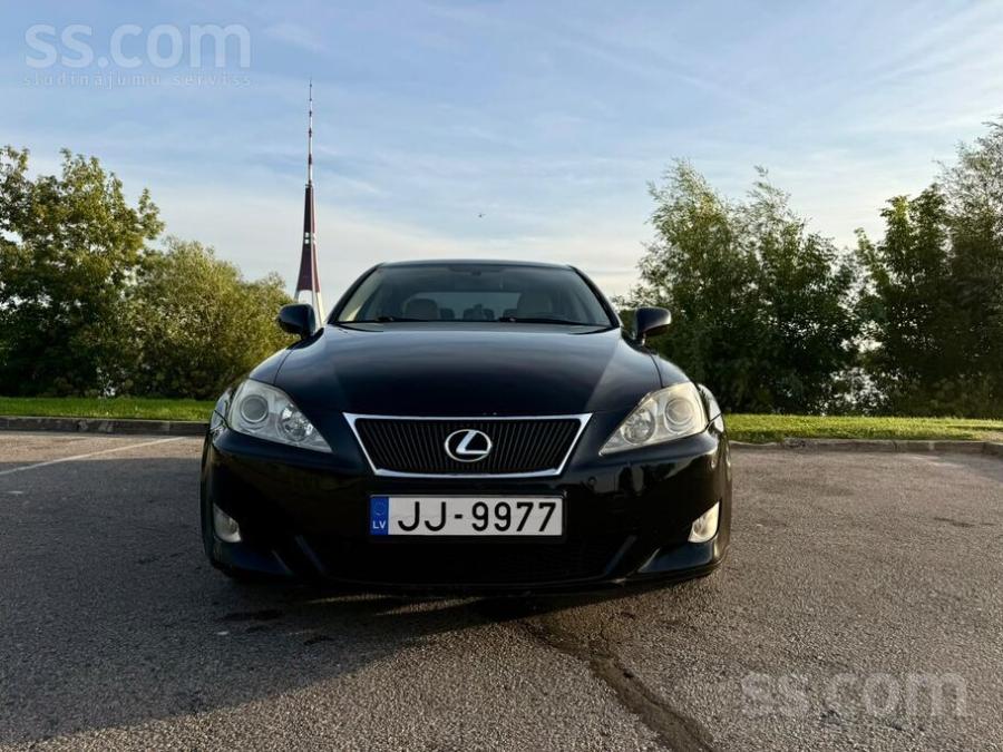 Black Lexus IS 2008 in Riga, with an engine capacity of 2.50 L and mileage of 226 thousand km for 3000 €, photo 4 on AUTOMOTO.COM.LV