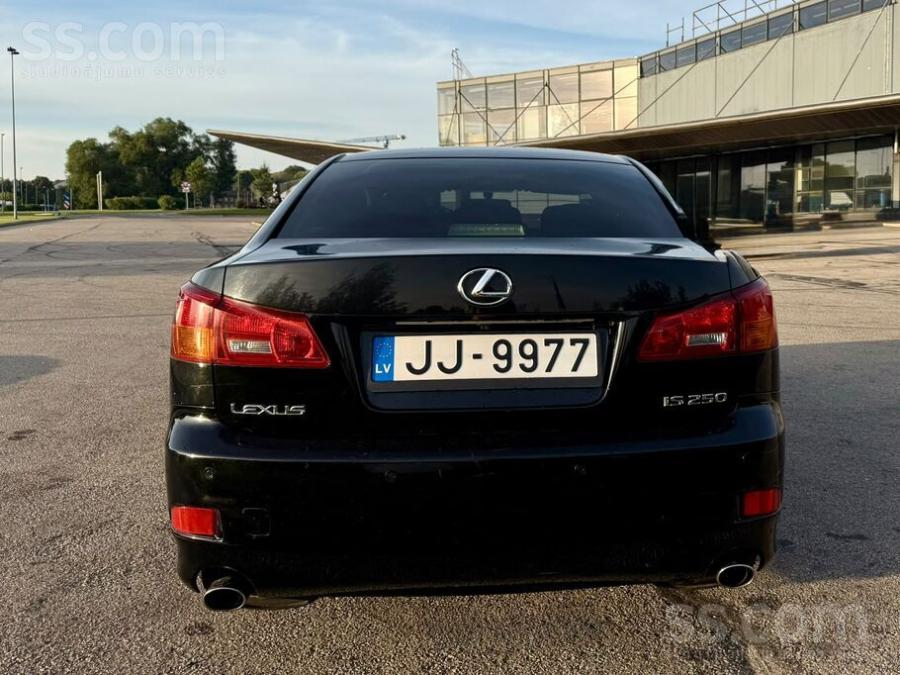 Black Lexus IS 2008 in Riga, with an engine capacity of 2.50 L and mileage of 226 thousand km for 3000 €, photo 5 on AUTOMOTO.COM.LV