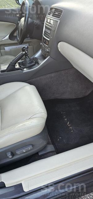Melns Lexus IS 2009 Rīga, ar dzinēja tilpumu 2.20 L un nobraukumu 295 tūkst. km par 4000 €, foto 5 vietnē AUTOMOTO.COM.LV