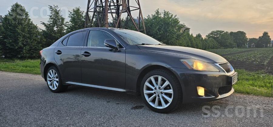Melns Lexus IS 2009 Rīga, ar dzinēja tilpumu 2.20 L un nobraukumu 295 tūkst. km par 4000 €, foto 7 vietnē AUTOMOTO.COM.LV