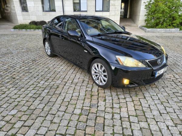 Black Lexus IS 2009 in Riga, with an engine capacity of 2.50 L and mileage of 211 thousand km for 6150 €, photo 2 on AUTOMOTO.COM.LV