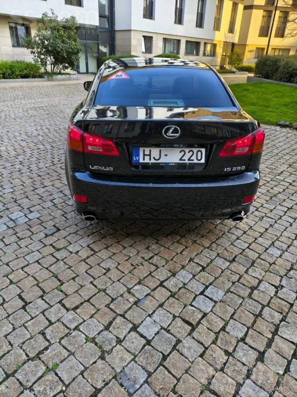 Black Lexus IS 2009 in Riga, with an engine capacity of 2.50 L and mileage of 211 thousand km for 6150 €, photo 3 on AUTOMOTO.COM.LV