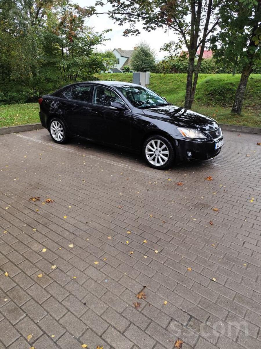 Black Lexus IS 2009 in Jelgava, with an engine capacity of 2.20 L and mileage of 221 thousand km for 3500 €, photo 7 on AUTOMOTO.COM.LV