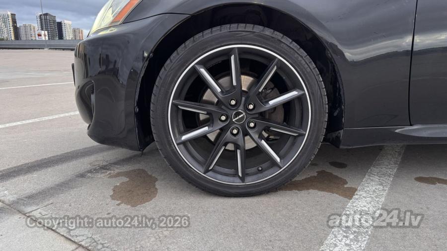 Black Lexus IS 2010 in Tallinn, with an engine capacity of 2.50 L and mileage of 154 thousand km for 8790 €, photo 9 on AUTOMOTO.COM.LV