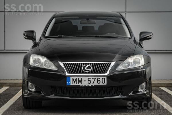 Black Lexus IS 2010 in Riga, with an engine capacity of 2.20 L and mileage of 237 thousand km for 4990 €, photo 3 on AUTOMOTO.COM.LV