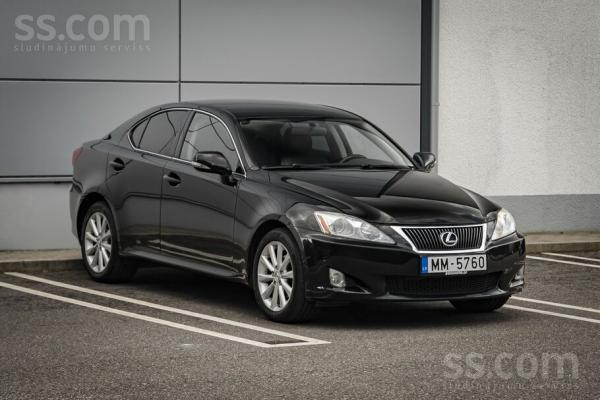 Black Lexus IS 2010 in Riga, with an engine capacity of 2.20 L and mileage of 237 thousand km for 4990 €, photo 4 on AUTOMOTO.COM.LV
