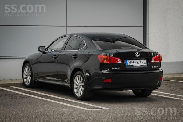 Black Lexus IS 2010 in Riga, with an engine capacity of 2.20 L and mileage of 237 thousand km for 4990 €, photo 7 on AUTOMOTO.COM.LV