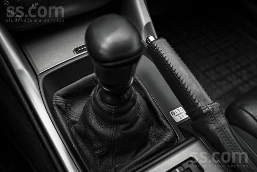 Melns Lexus IS 2010 Rīga, ar dzinēja tilpumu 2.20 L un nobraukumu 237 tūkst. km par 4990 €, foto 24 vietnē AUTOMOTO.COM.LV