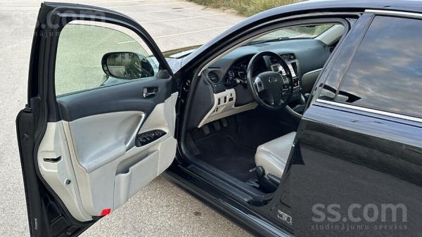 Melns Lexus IS 2011 Daugavpils, ar dzinēja tilpumu 2.20 L un nobraukumu 220 tūkst. km par 5999 €, foto 5 vietnē AUTOMOTO.COM.LV