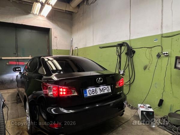Black Lexus IS 2012 in Tallinn, with an engine capacity of 2.50 L and mileage of 204 thousand km for 9000 €, photo 3 on AUTOMOTO.COM.LV