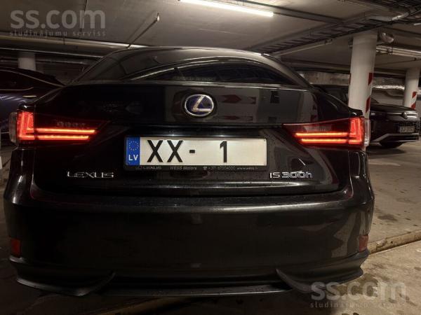 Black Lexus IS 2013 in Riga, with an engine capacity of 3.00 L and mileage of 170 thousand km for 15000 €, photo 9 on AUTOMOTO.COM.LV