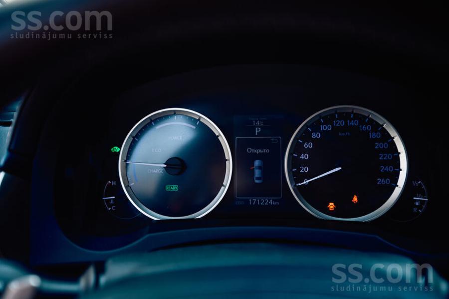 Black Lexus IS 2013 in Riga, with an engine capacity of 2.50 L and mileage of 171 thousand km for 14000 €, photo 7 on AUTOMOTO.COM.LV