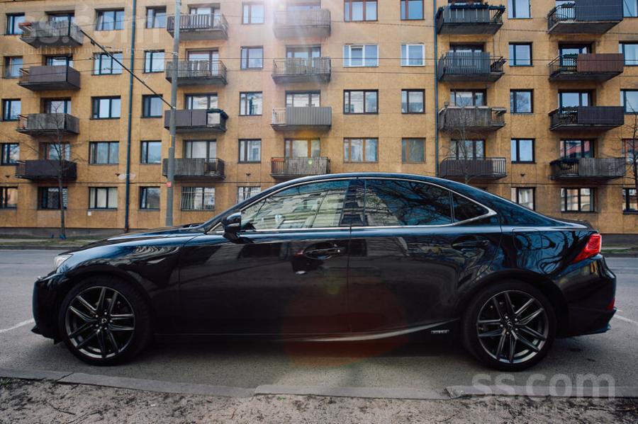 Black Lexus IS 2013 in Riga, with an engine capacity of 2.50 L and mileage of 171 thousand km for 14000 €, photo 8 on AUTOMOTO.COM.LV
