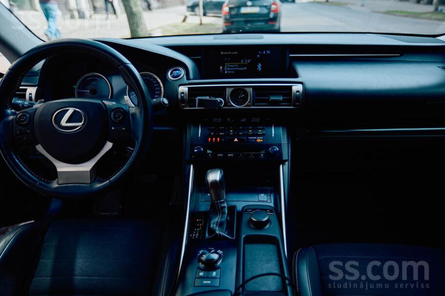 Black Lexus IS 2013 in Riga, with an engine capacity of 2.50 L and mileage of 171 thousand km for 14000 €, photo 13 on AUTOMOTO.COM.LV