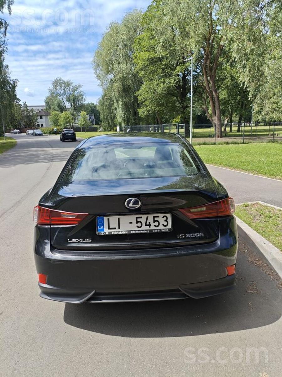 Black Lexus IS 2013 in Riga, with an engine capacity of 2.50 L and mileage of 191 thousand km for 13000 €, photo 5 on AUTOMOTO.COM.LV