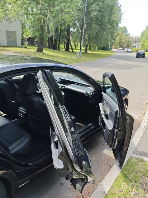 Black Lexus IS 2013 in Riga, with an engine capacity of 2.50 L and mileage of 191 thousand km for 13000 €, photo 7 on AUTOMOTO.COM.LV