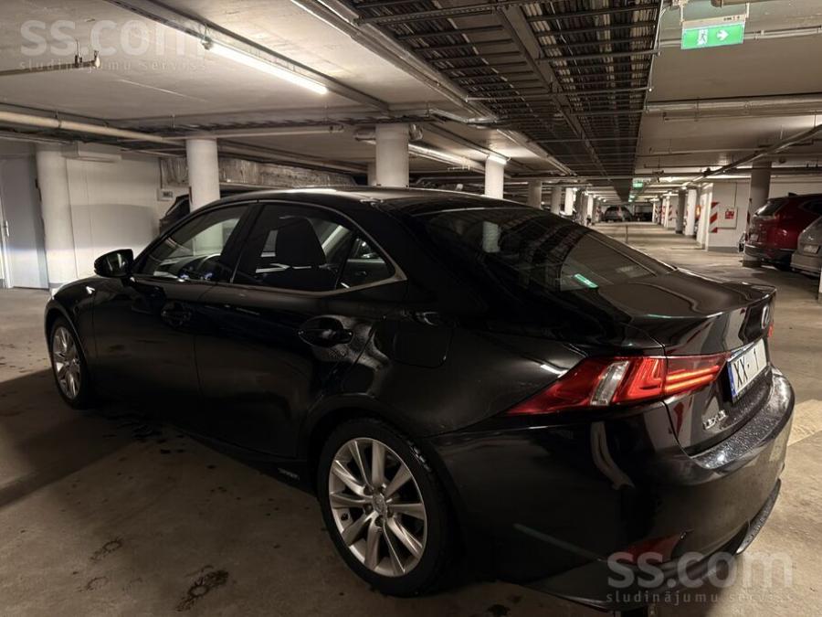 Black Lexus IS 2013 in Riga, with an engine capacity of 2.50 L and mileage of 170 thousand km for 15000 €, photo 4 on AUTOMOTO.COM.LV