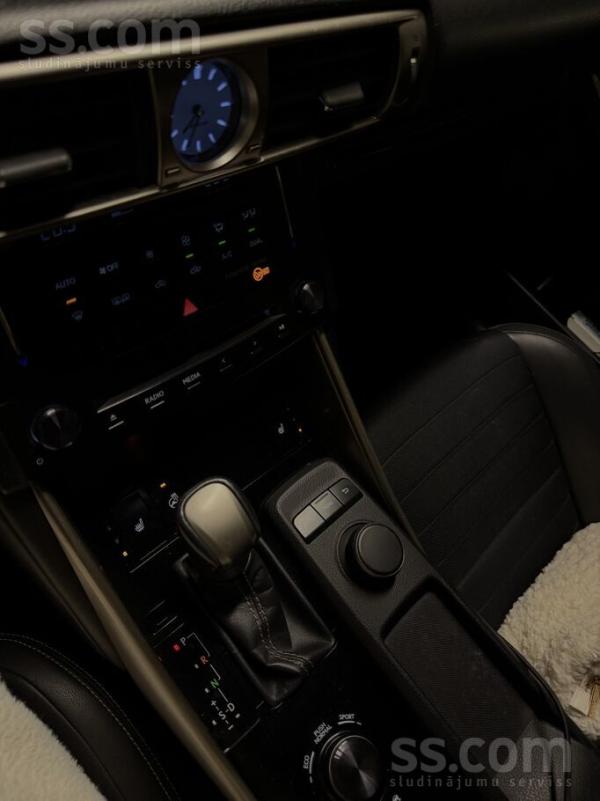 Melns Lexus IS 2013 Rīga, ar dzinēja tilpumu 2.50 L un nobraukumu 170 tūkst. km par 15000 €, foto 8 vietnē AUTOMOTO.COM.LV