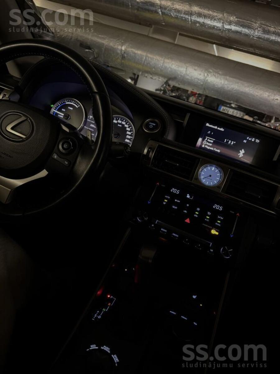 Black Lexus IS 2013 in Riga, with an engine capacity of 2.50 L and mileage of 170 thousand km for 15000 €, photo 9 on AUTOMOTO.COM.LV