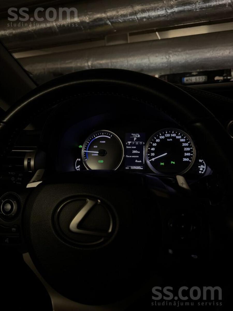 Black Lexus IS 2013 in Riga, with an engine capacity of 2.50 L and mileage of 170 thousand km for 15000 €, photo 12 on AUTOMOTO.COM.LV