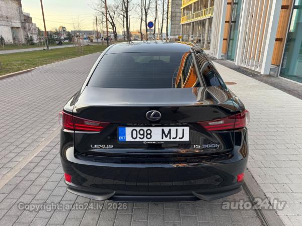 Melns Lexus IS 2014 Tallina, ar dzinēja tilpumu 2.50 L un nobraukumu 145 tūkst. km par 14900 €, foto 4 vietnē AUTOMOTO.COM.LV