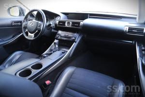 Black Lexus IS 2014 in Riga, with an engine capacity of 2.50 L and mileage of 267 thousand km for 12495 €, photo 11 on AUTOMOTO.COM.LV